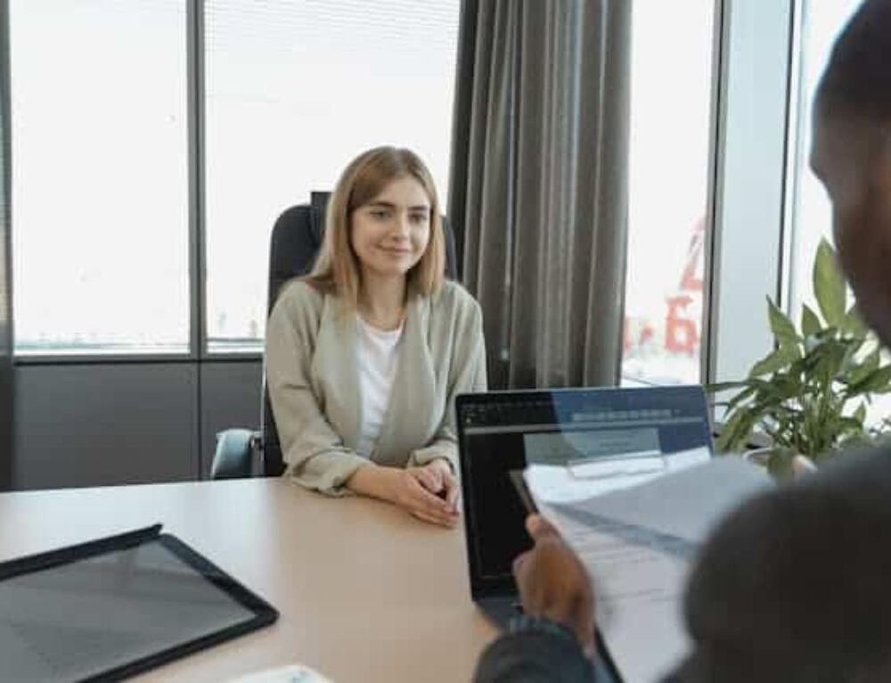How to Tell Your Employees that Your Business is Struggling - Hppy